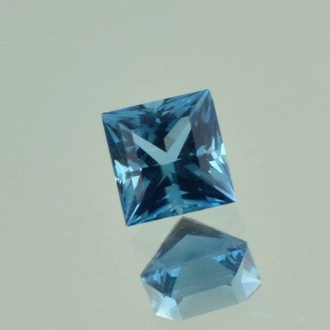 Indigolith - ein blauer Edelstein der Turmalin-Gruppe. | carat-online ...